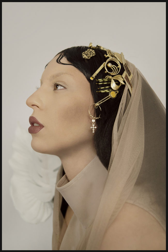 Cho Fernandes es fotografiada por Victoria Gee. Vanguardia y poderío.