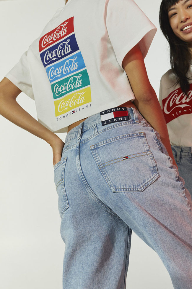 Tommy Hilfiger lanza la reedición de su colección Tommy Jeans Coca-Cola