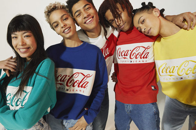 Tommy Hilfiger lanza la reedición de su colección Tommy Jeans Coca-Cola
