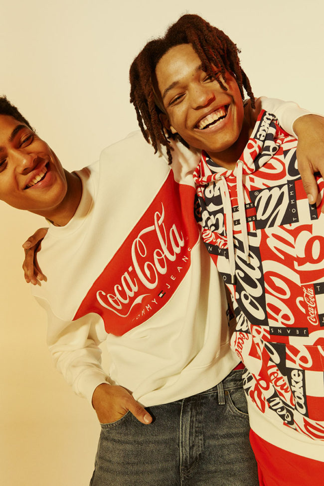 Tommy Hilfiger lanza la reedición de su colección Tommy Jeans Coca-Cola