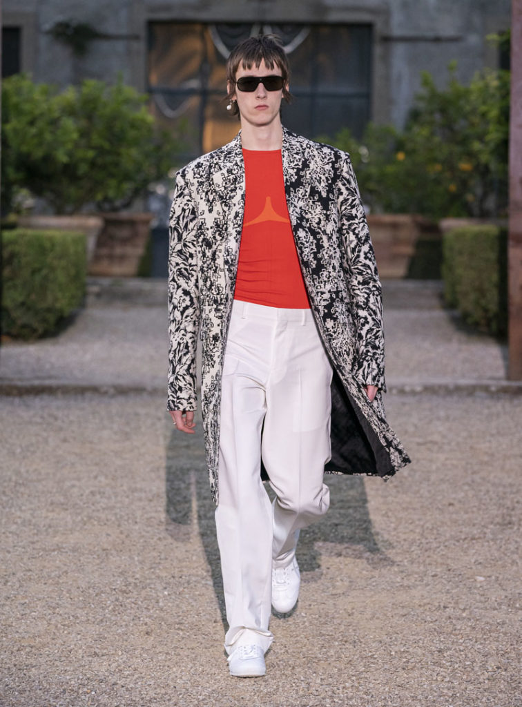 Givenchy SS 2020 menswear propone el clasicismo mas industrial