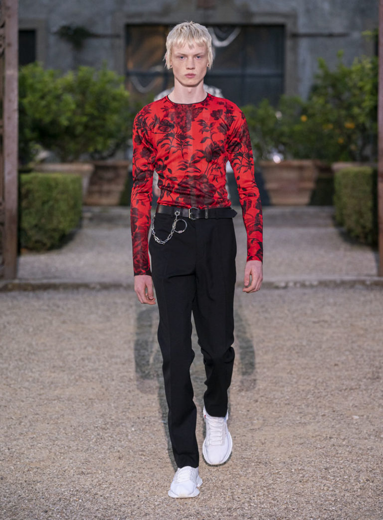 Givenchy SS 2020 menswear propone el clasicismo mas industrial