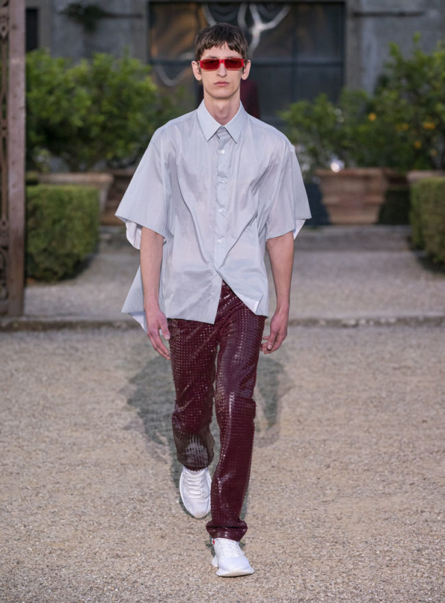 Givenchy SS 2020 menswear propone el clasicismo mas industrial