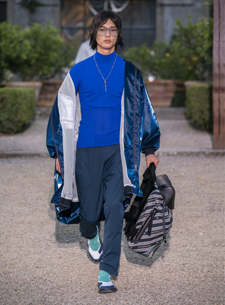 Givenchy SS 2020 menswear propone el clasicismo mas industrial