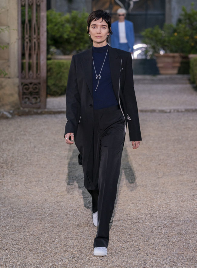 Givenchy SS 2020 menswear propone el clasicismo mas industrial