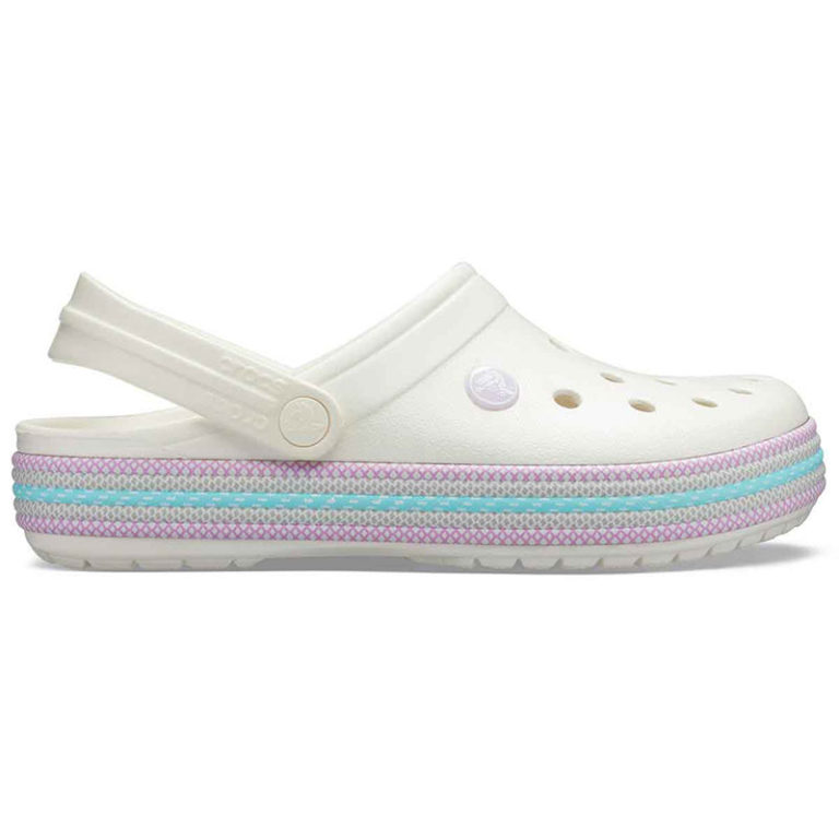 Hombres y mujeres en chanclas este otoño invierno con Crocs FW19