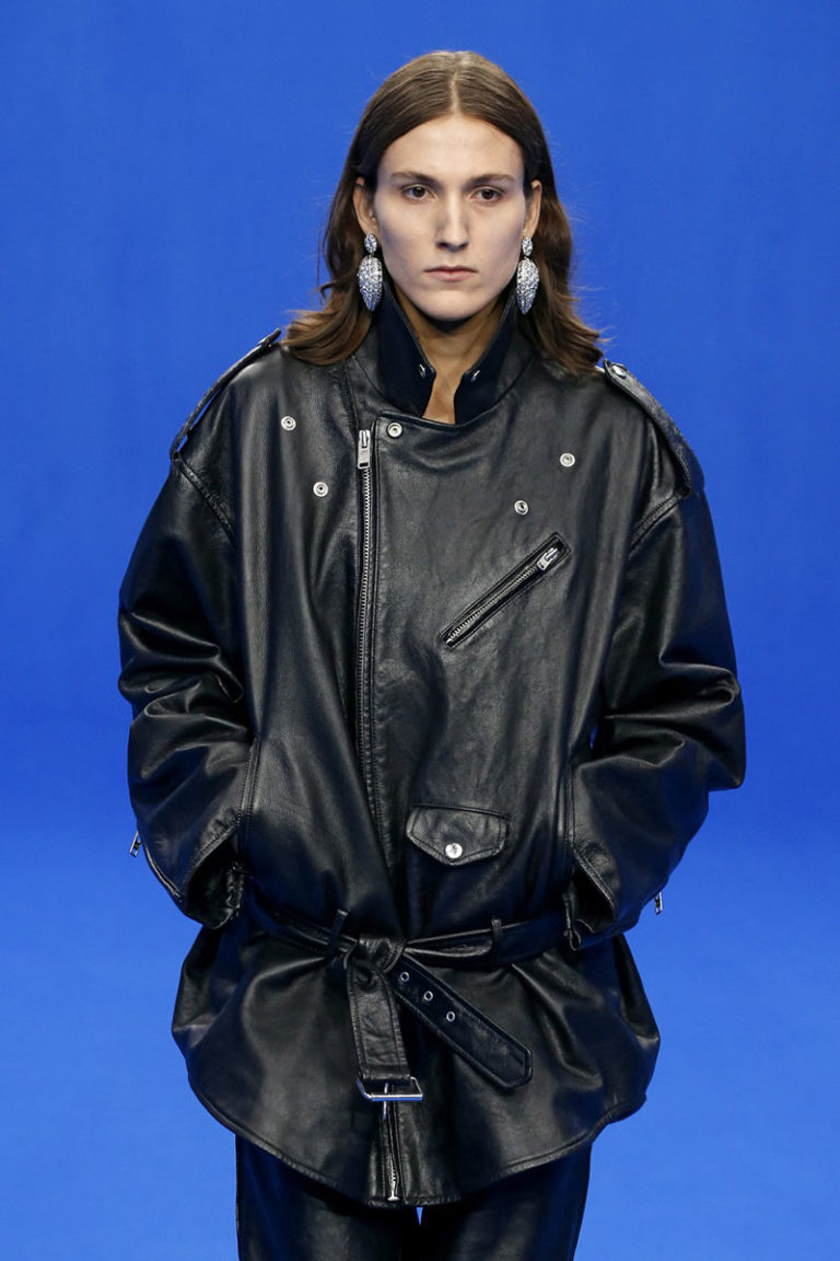La nueva colección de Balenciaga SS20 conquista París Fashion Week