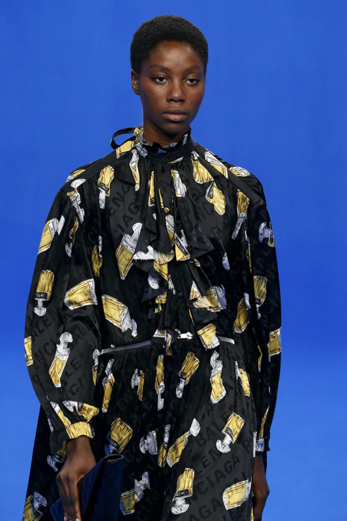 La nueva colección de Balenciaga SS20 conquista París Fashion Week