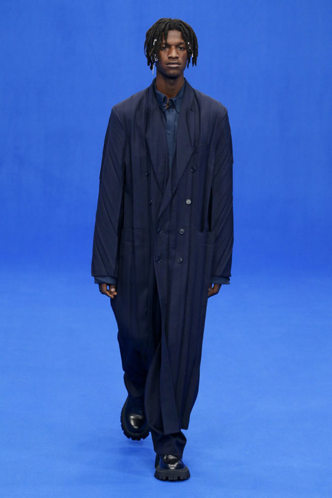 La nueva colección de Balenciaga SS20 conquista París Fashion Week