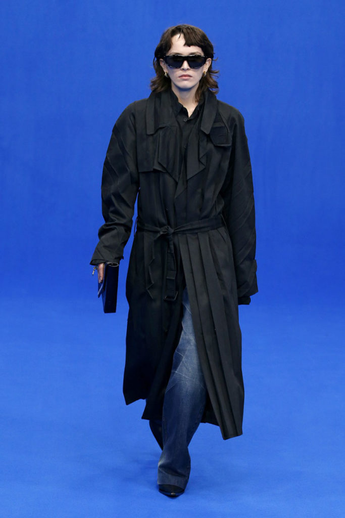 La nueva colección de Balenciaga SS20 conquista París Fashion Week