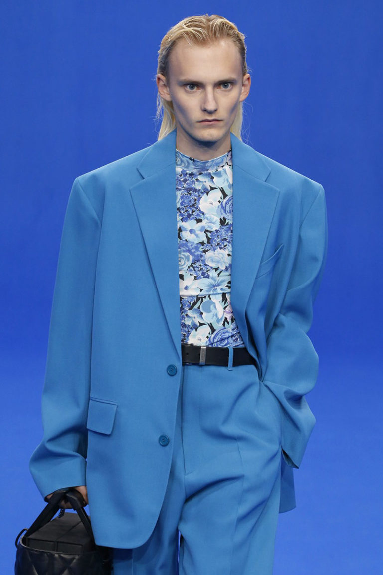 La nueva colección de Balenciaga SS20 conquista París Fashion Week