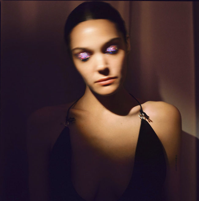 Entrevista a Ana Rujas por el nuevo proyecto "Raíz" de Iris Vallés