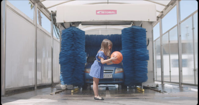 Tu rollo, el nuevo videoclip de Andrea Dawson dirigido por Román Reyes