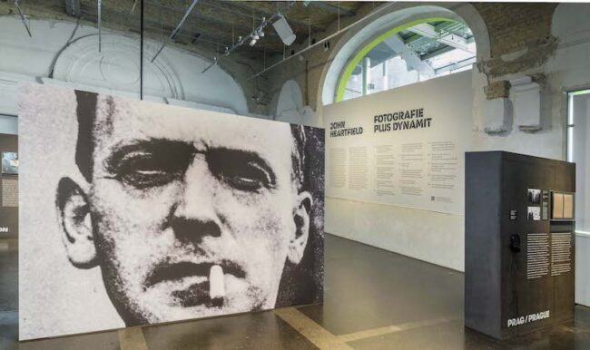 'Fotografía plus dinamita' expo del artista Dadá John Heartfield en Berlín