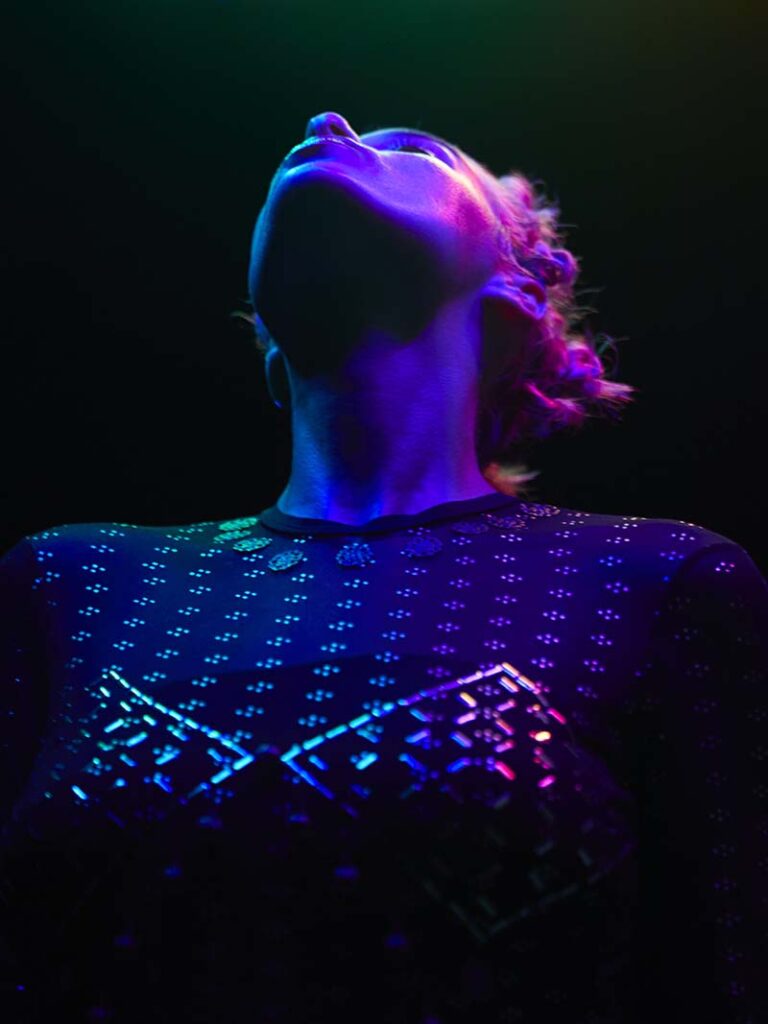 Dora, pese a su gran juventud, ya promete ser una joya del electropop