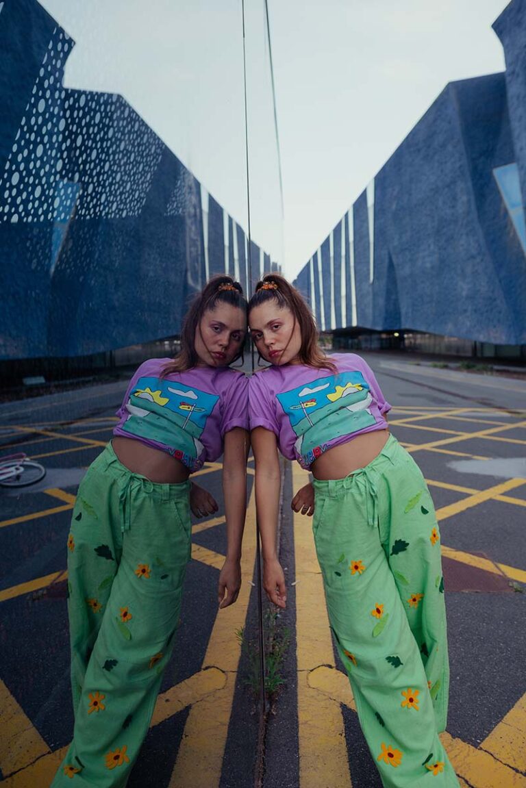 Simona es la cantante argentina que resucita el lounge desde Barcelona