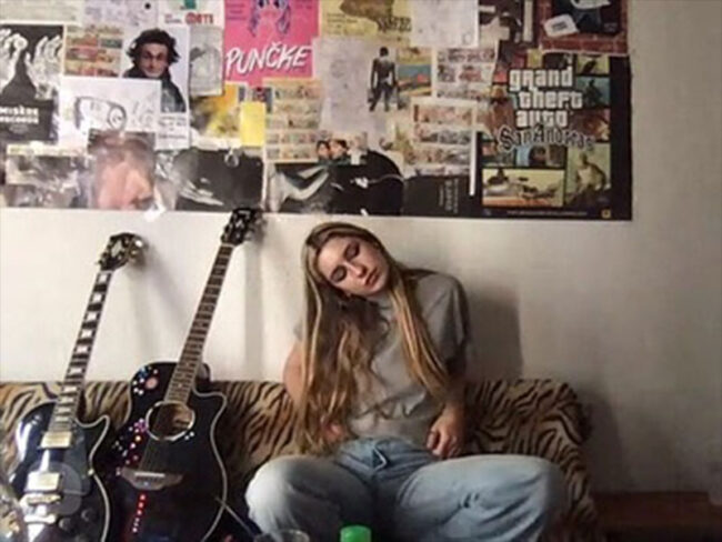 Irenegarry, la chica de Alicante que comparte crédito con Lana del Rey
