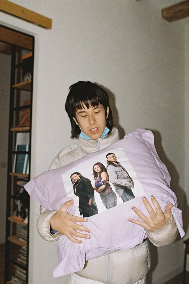 Rojuu, la joven y veterana promesa del pop emo español | Neo2 Magazine