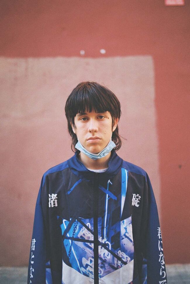 Rojuu, la joven y veterana promesa del pop emo español | Neo2 Magazine