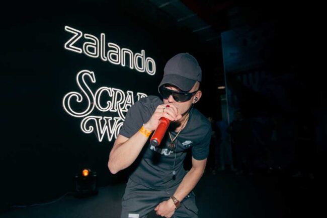 Soto Asa nos da un recital de música y moda urbana con Zalando
