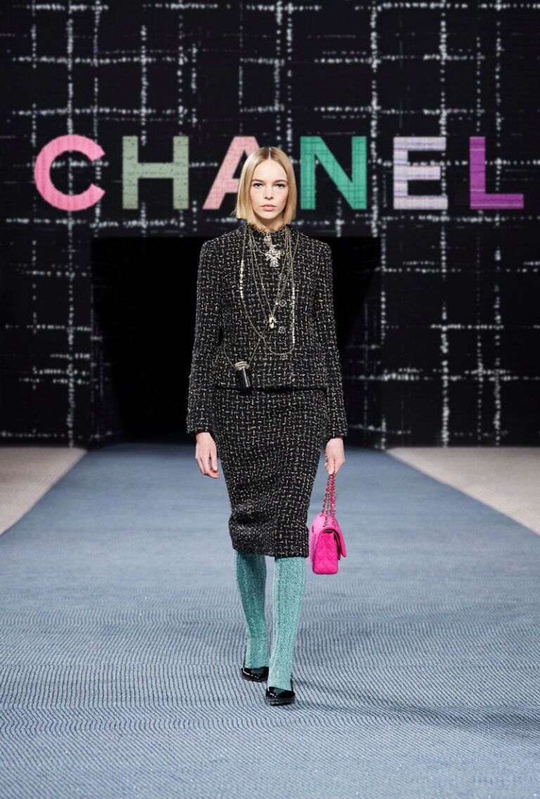 Chanel FW22-23: homenaje al tweed de Virgine Viard para otoño invierno