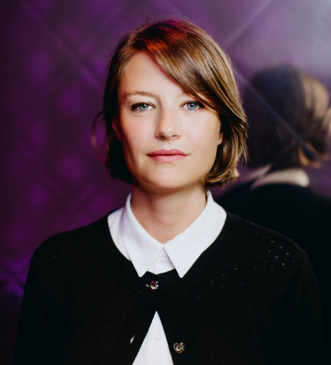 Entrevistamos a la artista canadiense Sabrina Ratté.