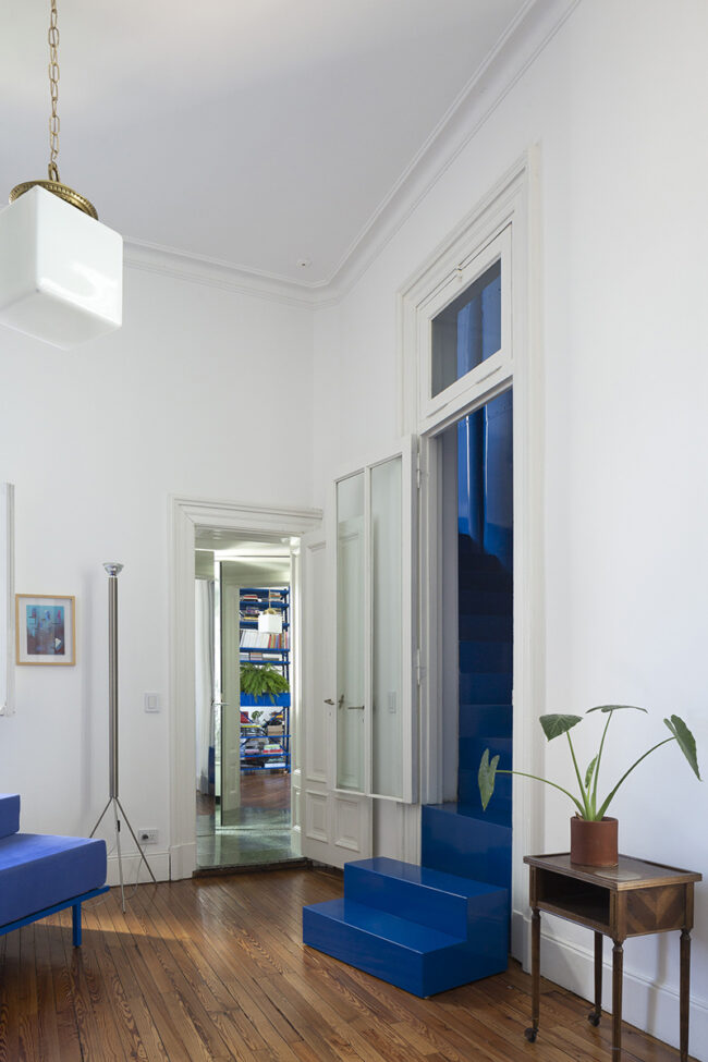 Crudo, 18 objetos en un apartamento de Manasseri Depetris