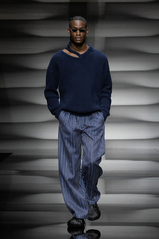 Emporio Armani SS23 fusiona la sastrería italiana con patrones japoneses