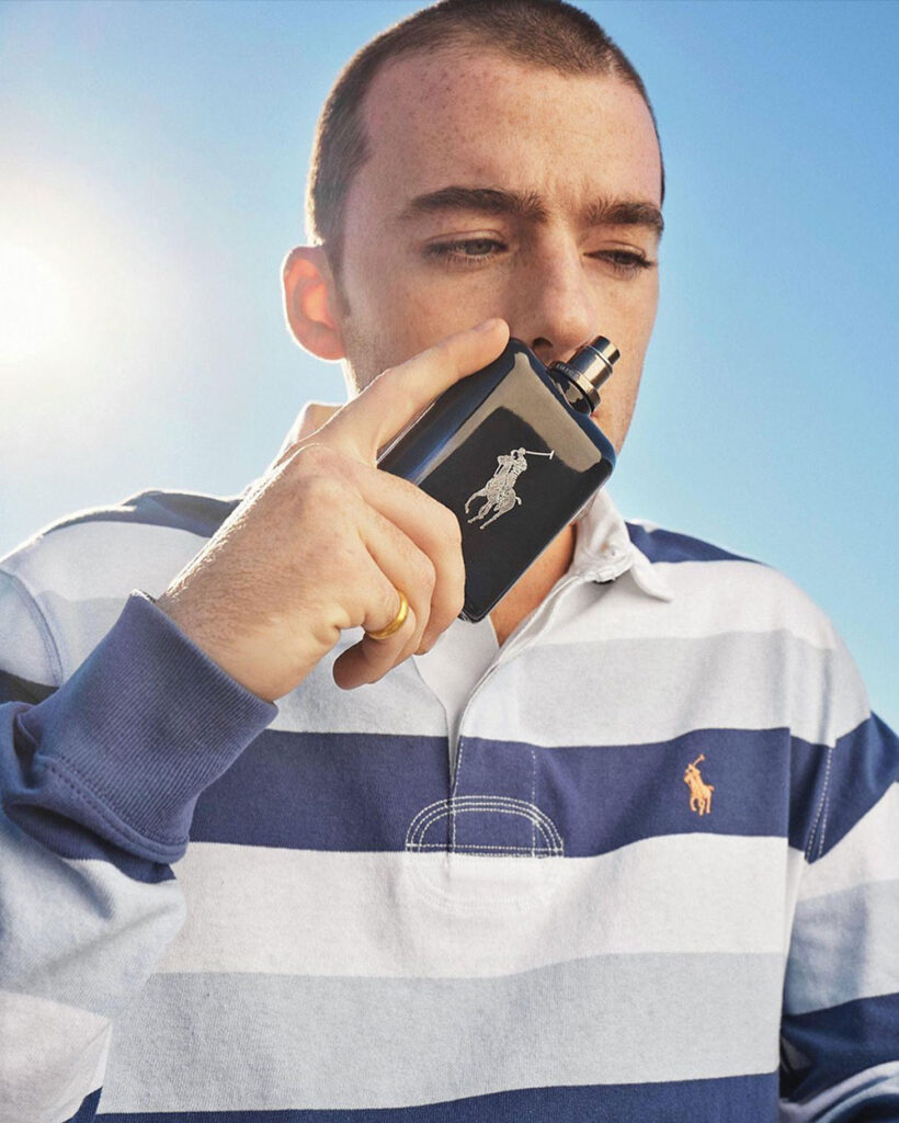 Angus Cloud y su perfume favorito: el nuevo Polo Blue Parfum