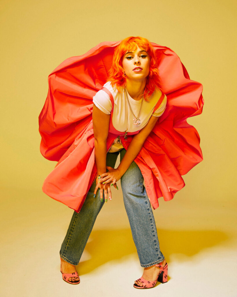 Dora Postigo estrena película y canciones, la verás en cines y conciertos