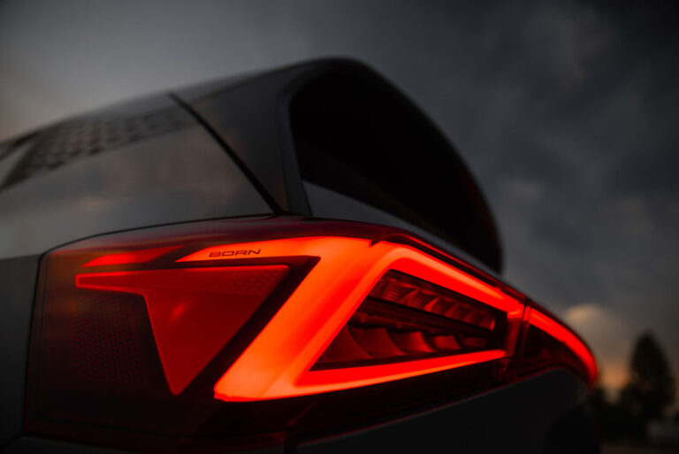 El paquete eléctrico e-Boost impulsa la propulsión del Cupra Born