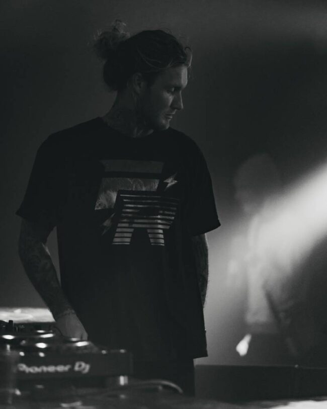 Morten nos cuenta cómo ser un dj famoso y no morir en el intento