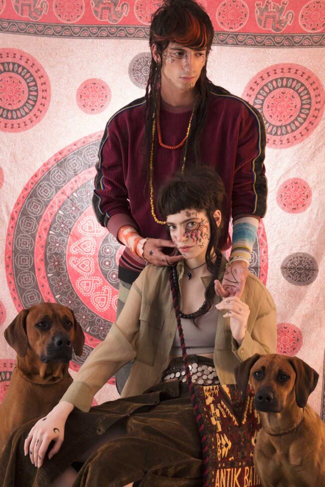 Moda urbana de estilo folk es la última tendencia para vestirse en Navidad