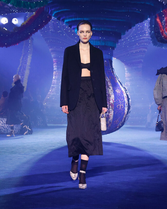 Dior FW23-24 y su mirada contemporánea al archivo de los cincuenta