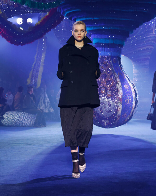 Dior FW23-24 y su mirada contemporánea al archivo de los cincuenta