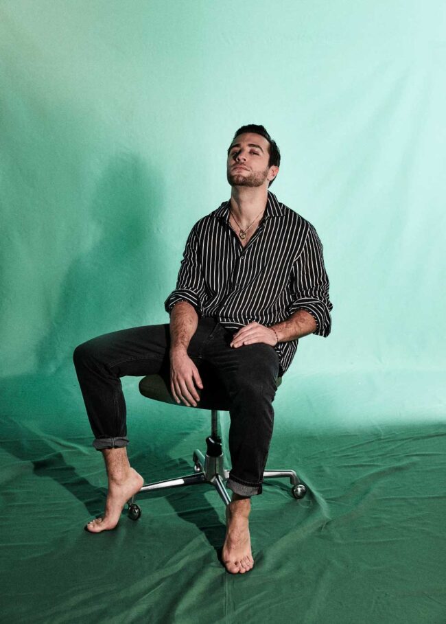 Pol Monen estrena su faceta más sexy como actor y modelo en estas fotos