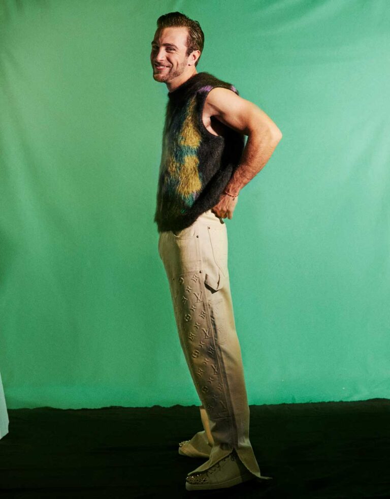 Pol Monen estrena su faceta más sexy como actor y modelo en estas fotos