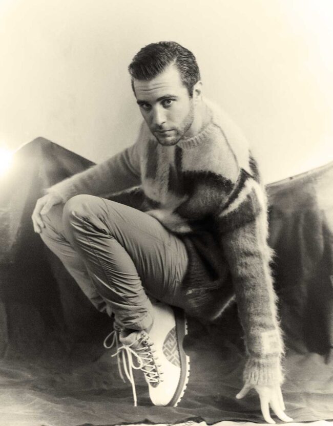 Pol Monen estrena su faceta más sexy como actor y modelo en estas fotos