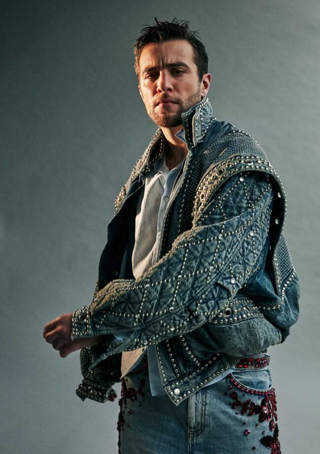 Pol Monen estrena su faceta más sexy como actor y modelo en estas fotos