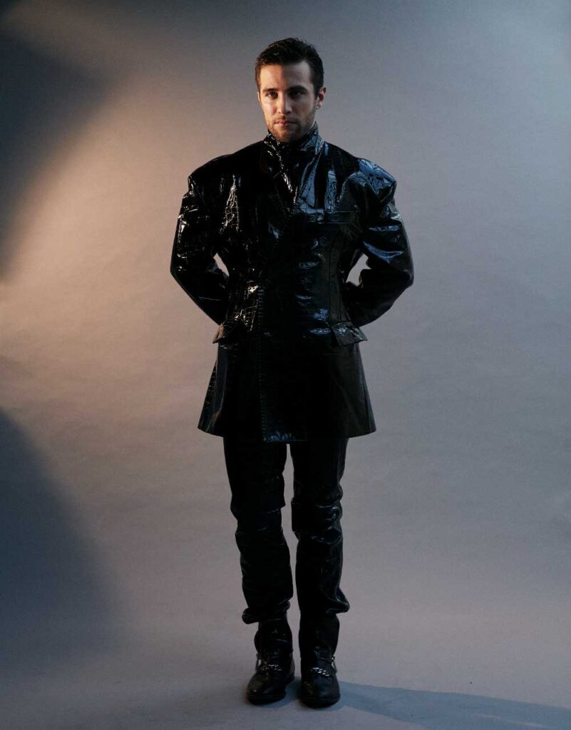 Pol Monen estrena su faceta más sexy como actor y modelo en estas fotos