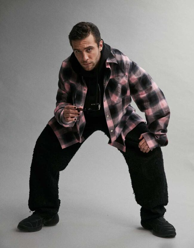 Pol Monen estrena su faceta más sexy como actor y modelo en estas fotos