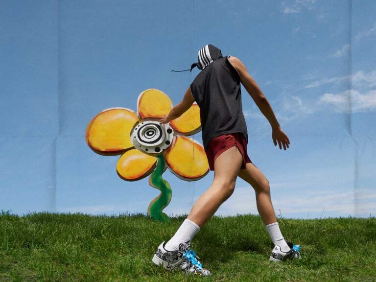 FEWOCiOUS es el artista transgénero que colabora con adidas
