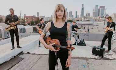 Lady Banana es un dúo, dos mujeres de Zaragoza que hacen power pop