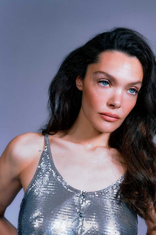 Ana Rujas es mucho más que esa hermosa actriz española de ojos azules