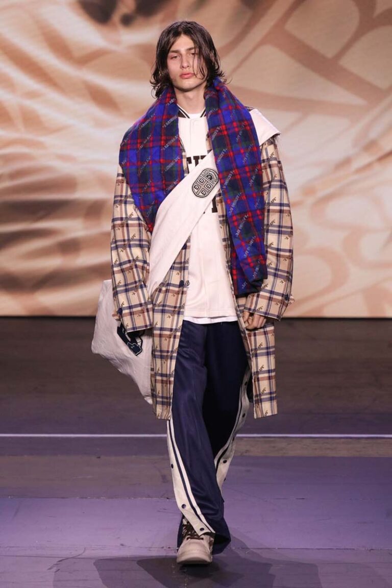 El desfile de Bape celebra tres décadas de moda urbana japonesa