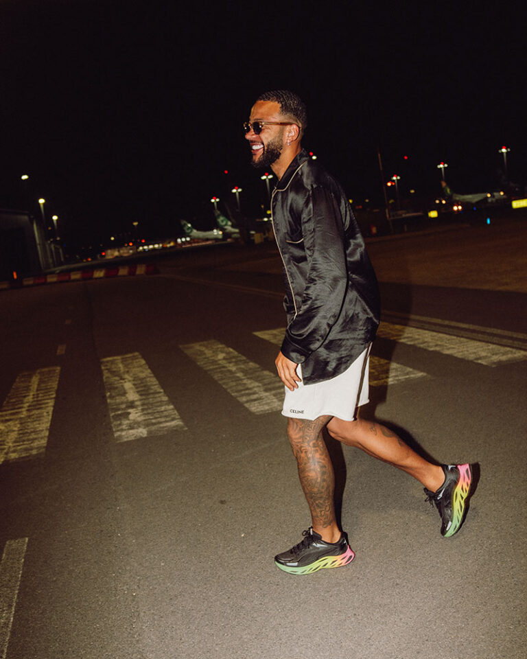 Estas son las zapatillas favoritas de Memphis Depay para el verano