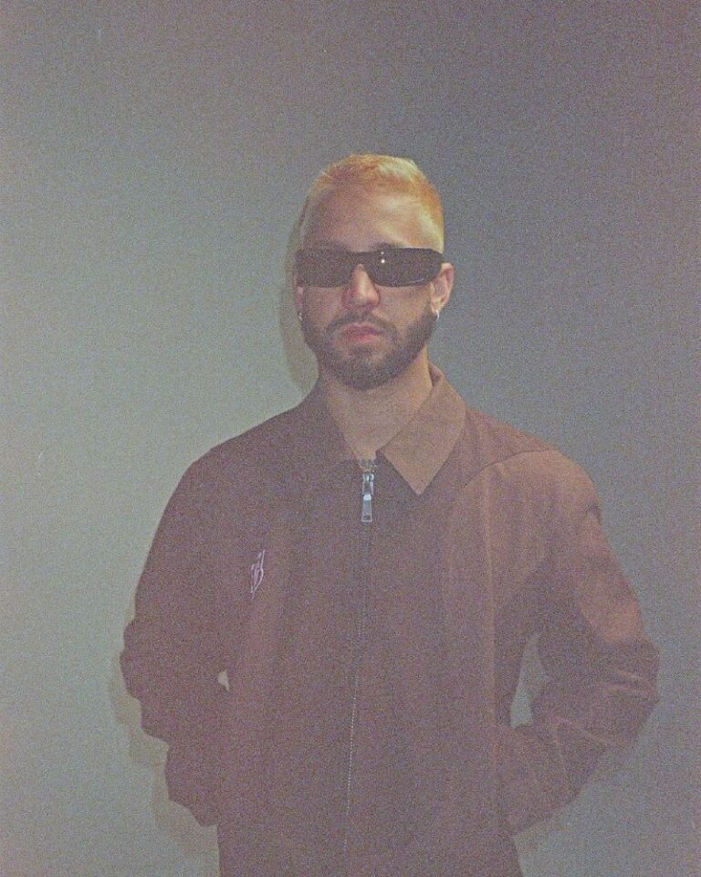 Mora y su nuevo álbum: ¿Se Estrella o no? Nuestra crítica al reguetonero