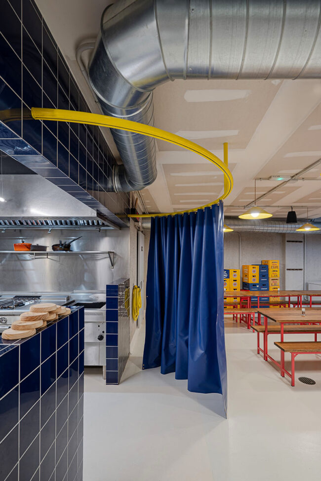 O Bochinche: espacio funcional y estéticamente disruptivo diseñado Burr