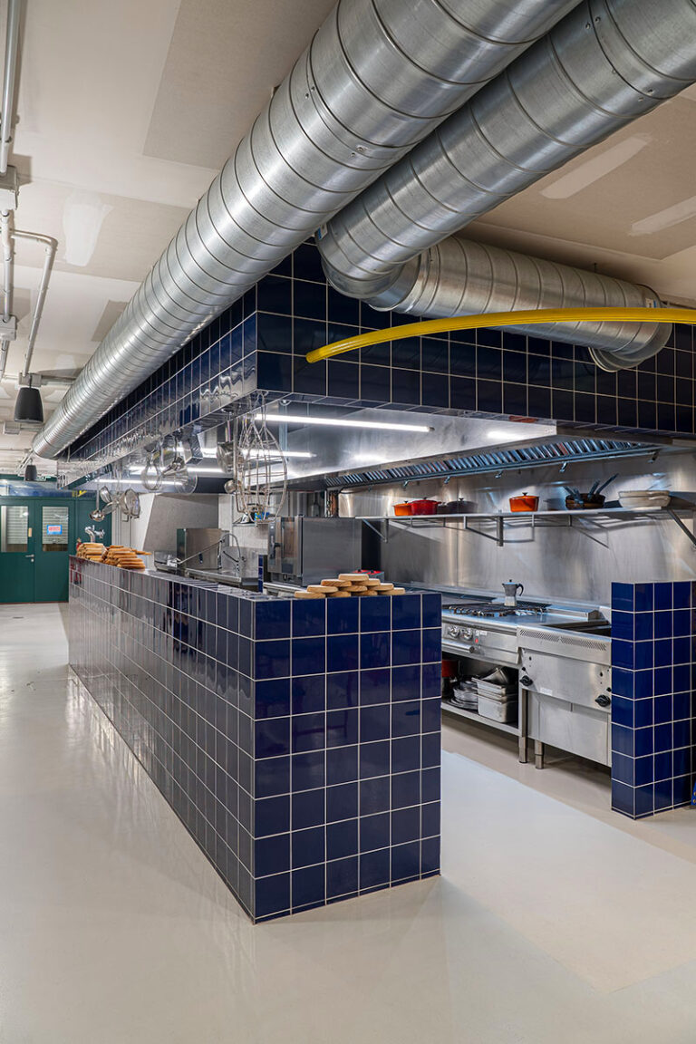 O Bochinche: espacio funcional y estéticamente disruptivo diseñado Burr