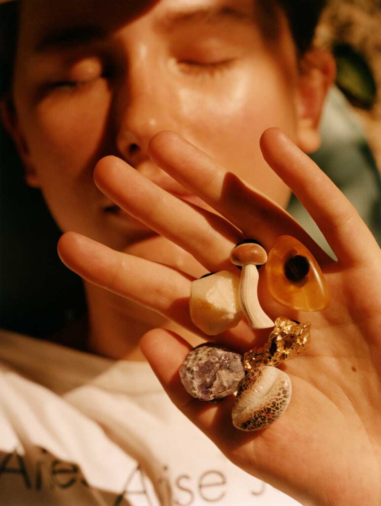 Aries x Crocs convierten los zuecos en un souvenir playero